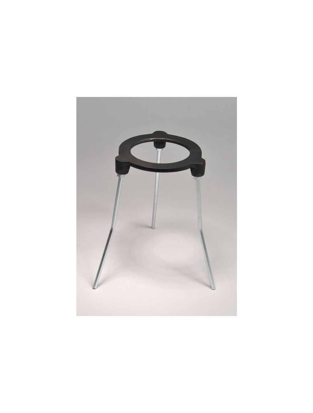United Scientific™ TRIPOD STAND, CAST IRON, 6″ RING, 9″ HEIGHT ...